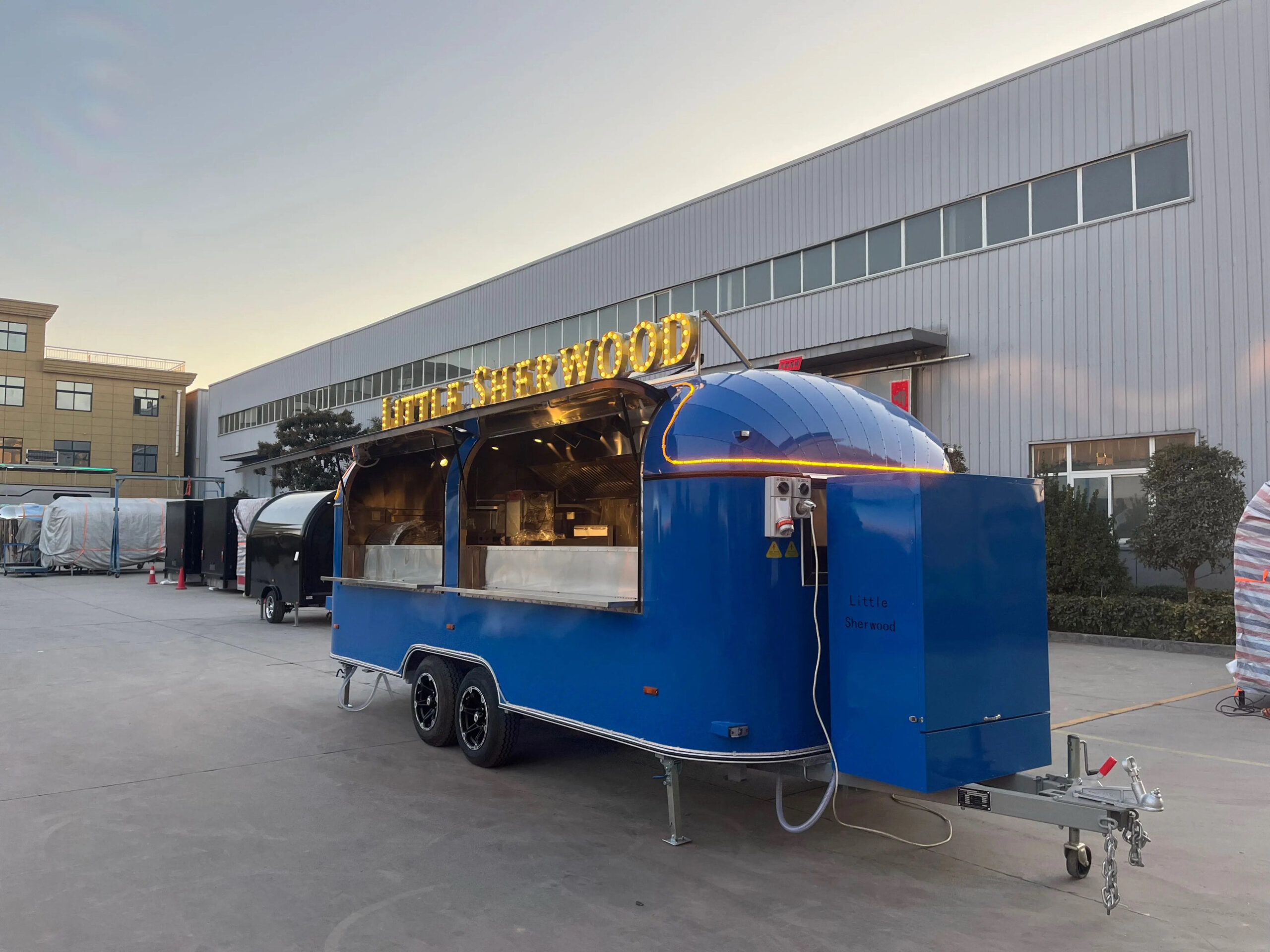 Multi (Food) Trailer (round body) - Luxe Custom Builds
